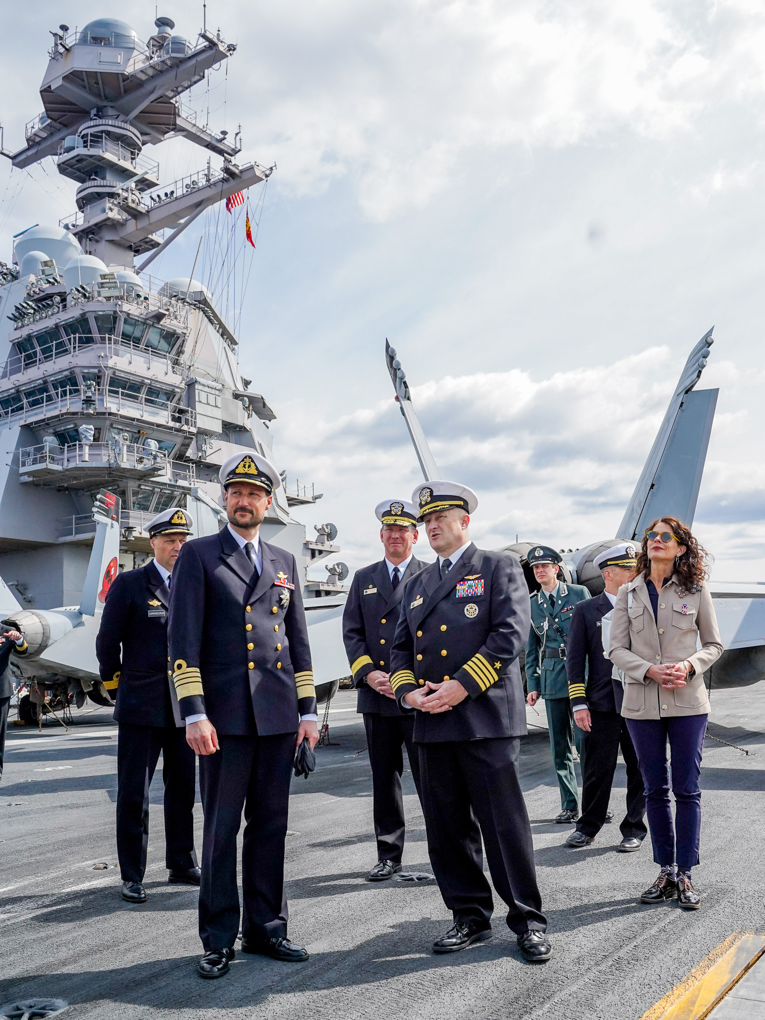 Kronprinsen om bord på USS "Gerald R. Ford” - Det norske kongehusets ...