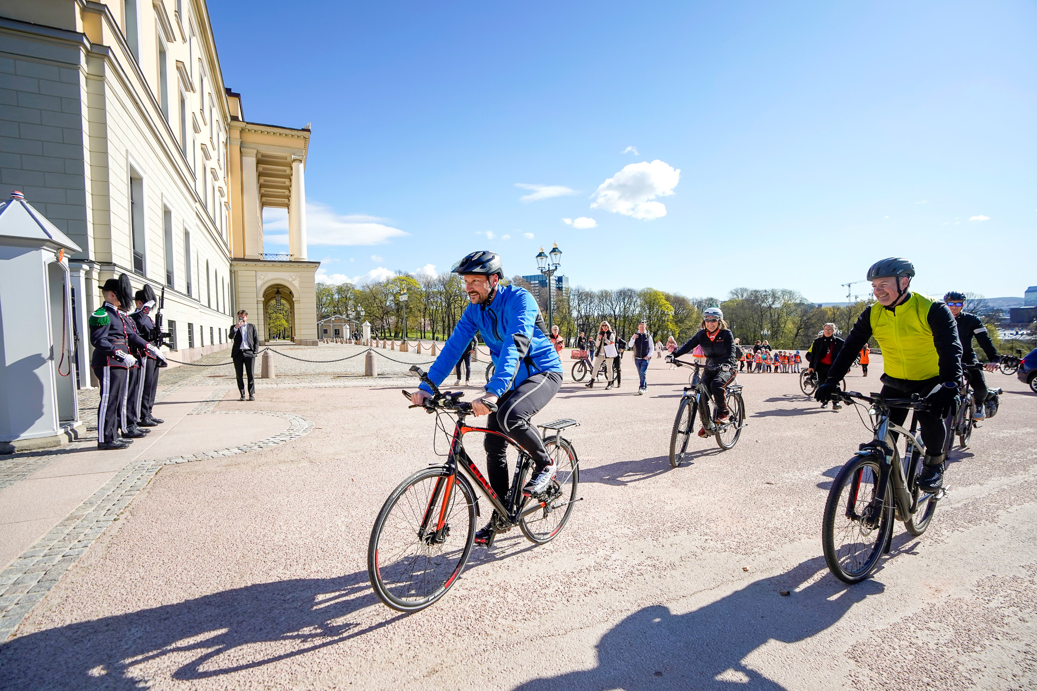 Syklet til jobben - Det norske kongehusets barnesider