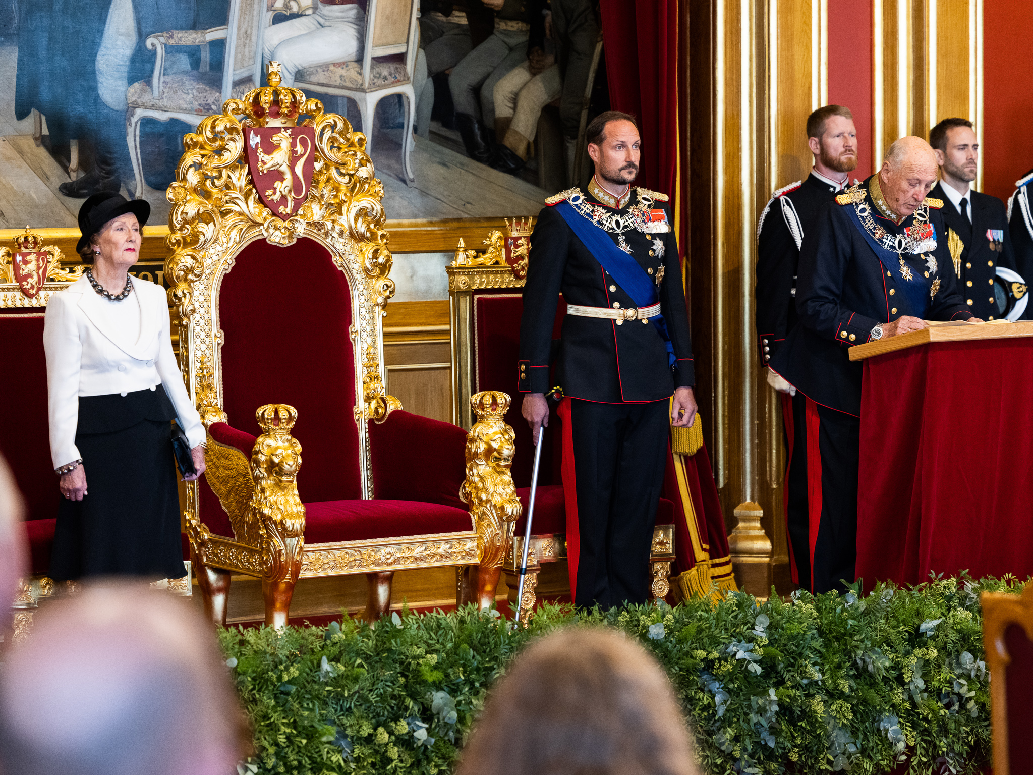 Kong Harald opna Stortinget - Det norske kongehusets barnesider