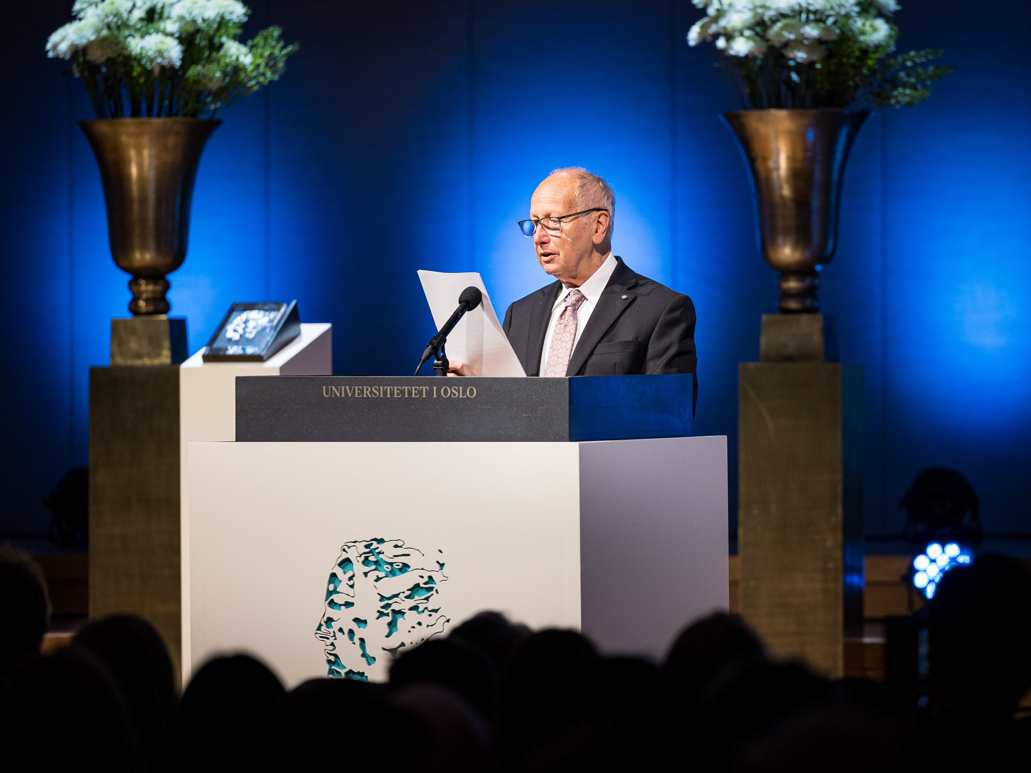 Abelprisen til argentinsk matematiker - Det norske kongehusets barnesider